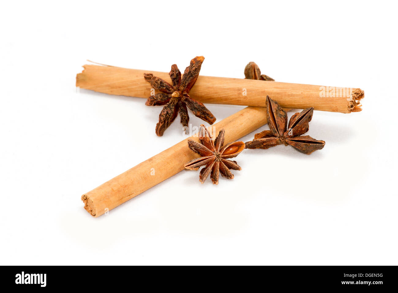 Anis and cinnamon on white Stock Photo - Alamy