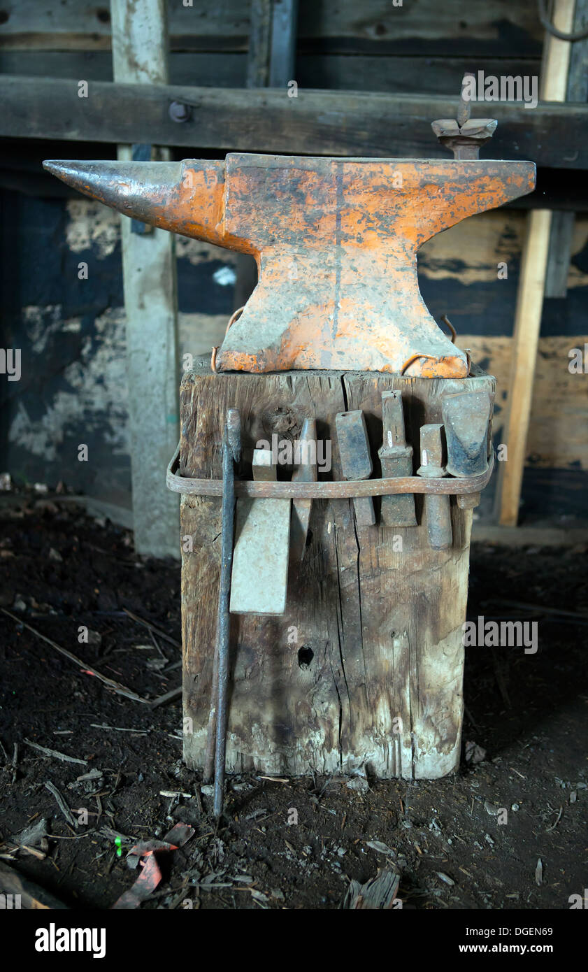 Anvil and tools Stock Photo - Alamy