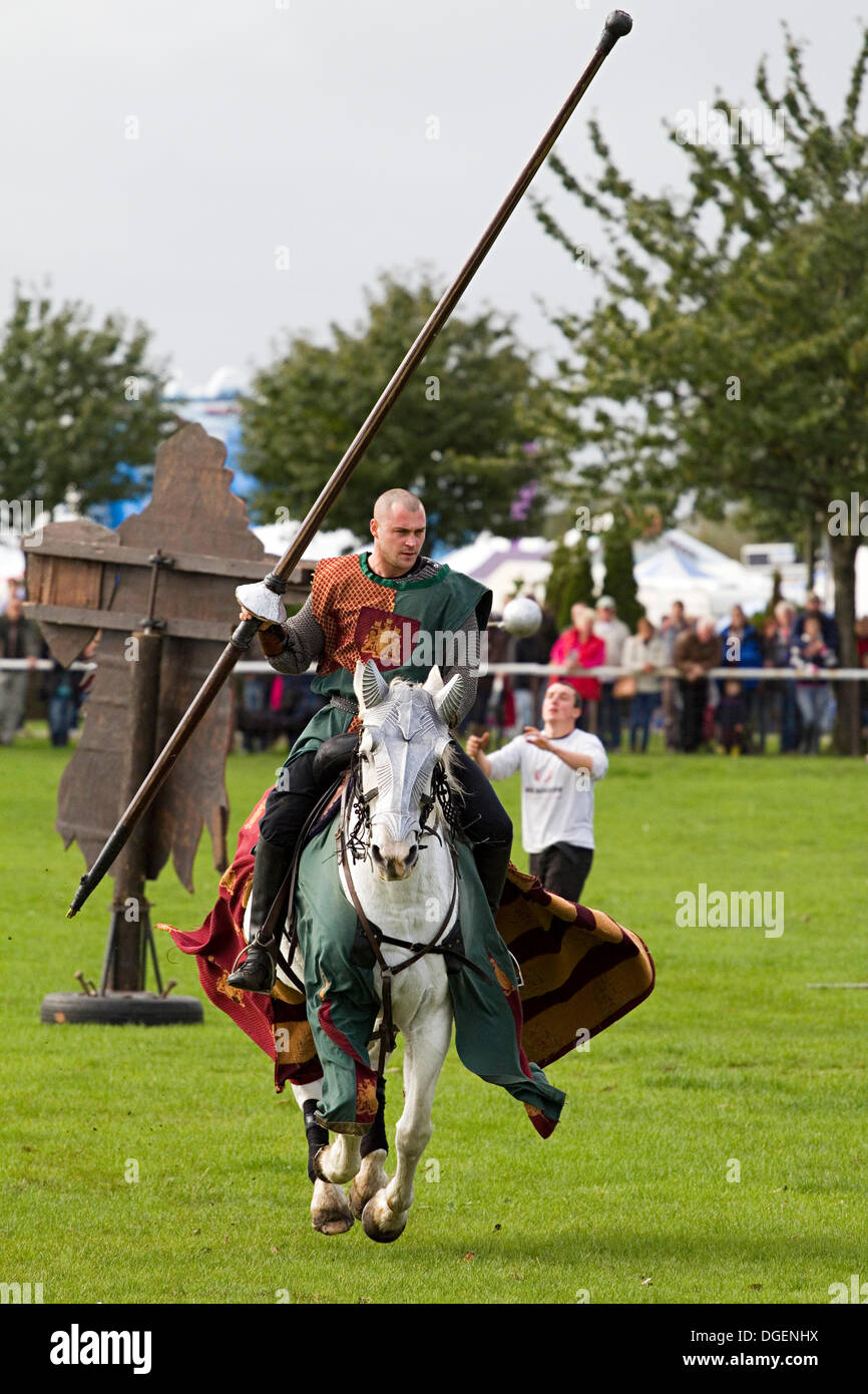 Robin hood merry men hi-res stock photography and images - Alamy