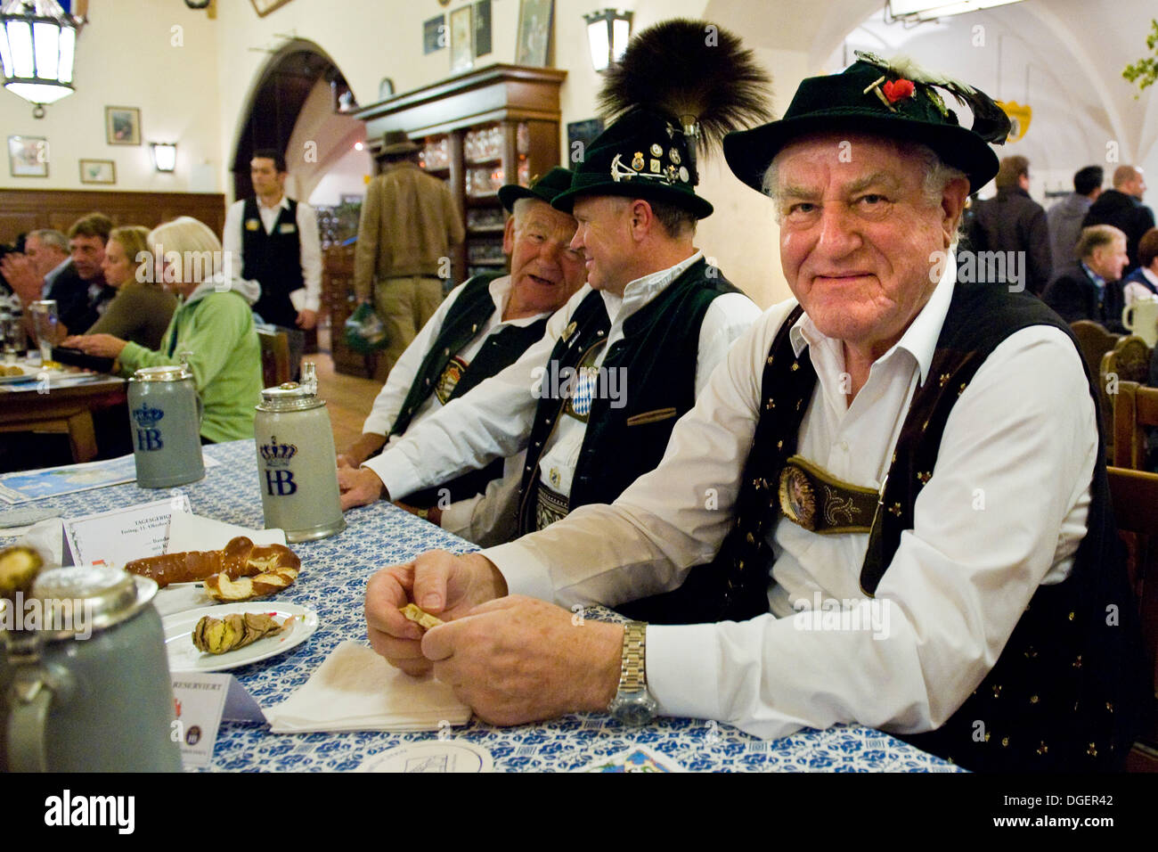 Germany, Bavaria, Munich, Hofbrauhaus beer house, elders in traditional ...