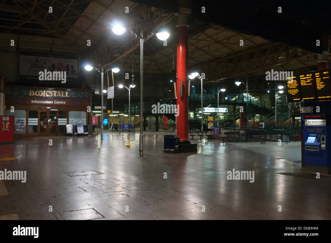 Deserted train station hi-res stock photography and images - Alamy