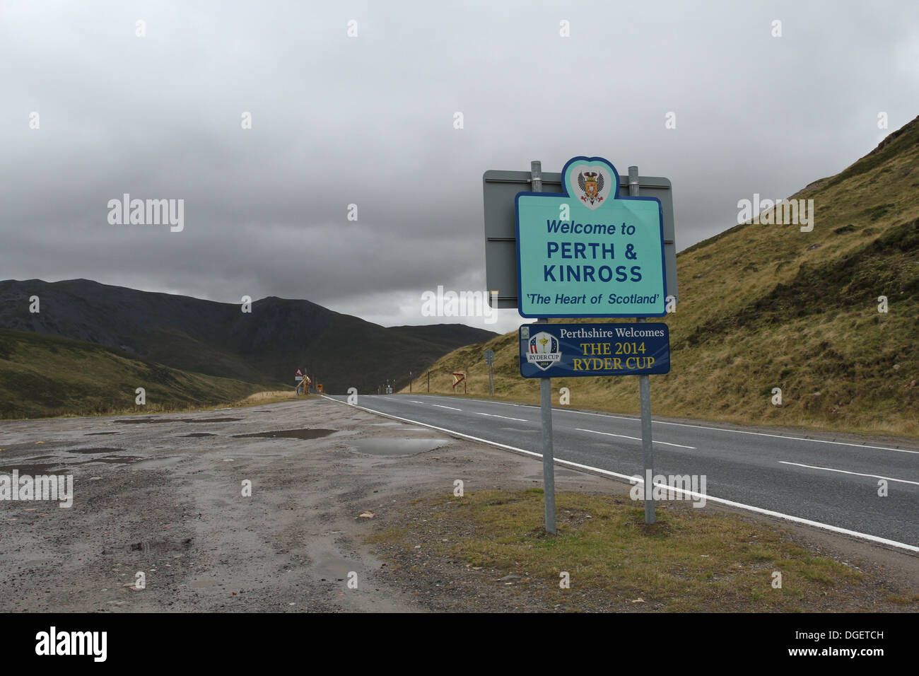 Welcome to Perth and Kinross sign by A93 Scotland October 2013 Stock ...