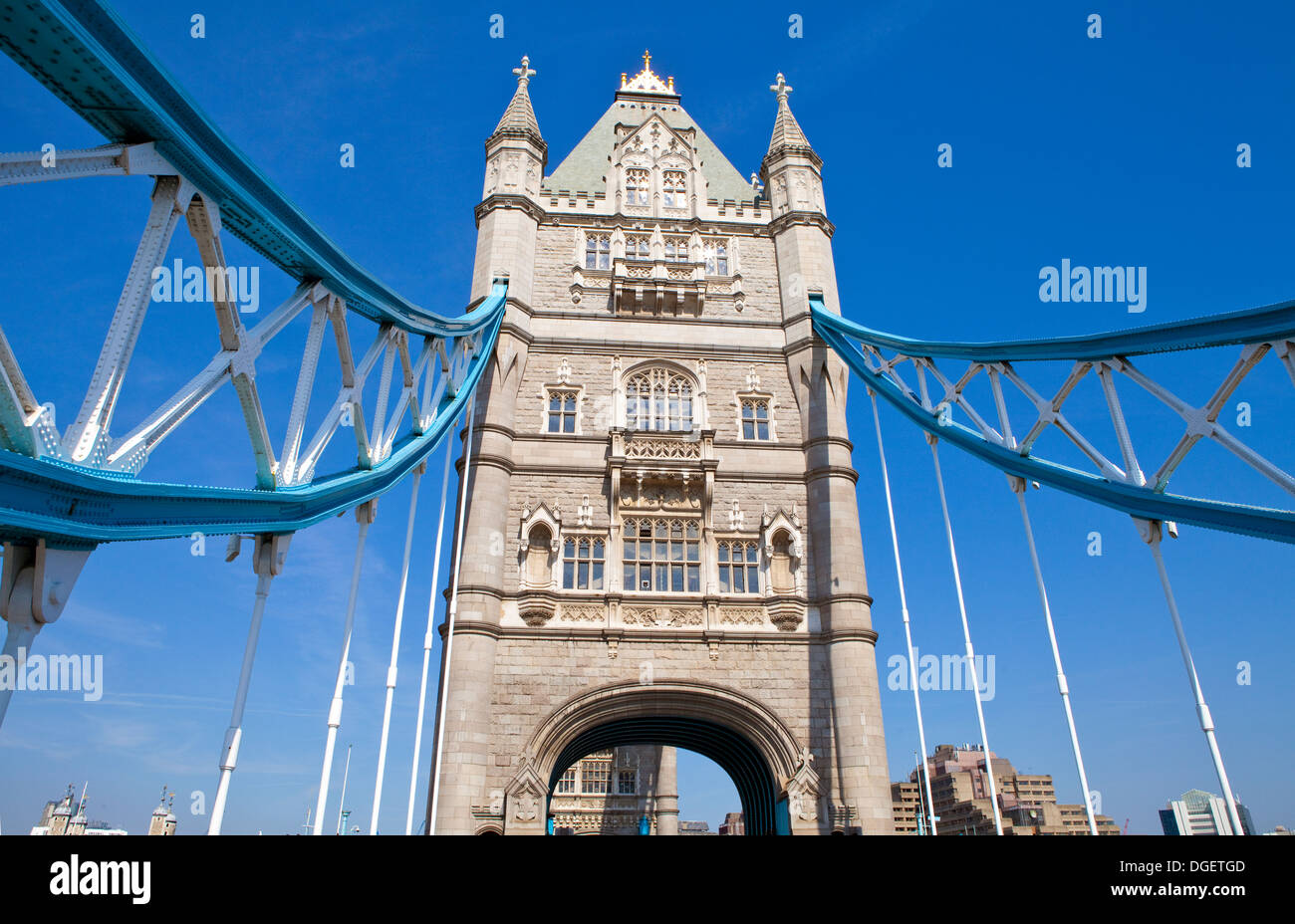 The magnificent architecture of Tower Bridge in London Stock Photo - Alamy