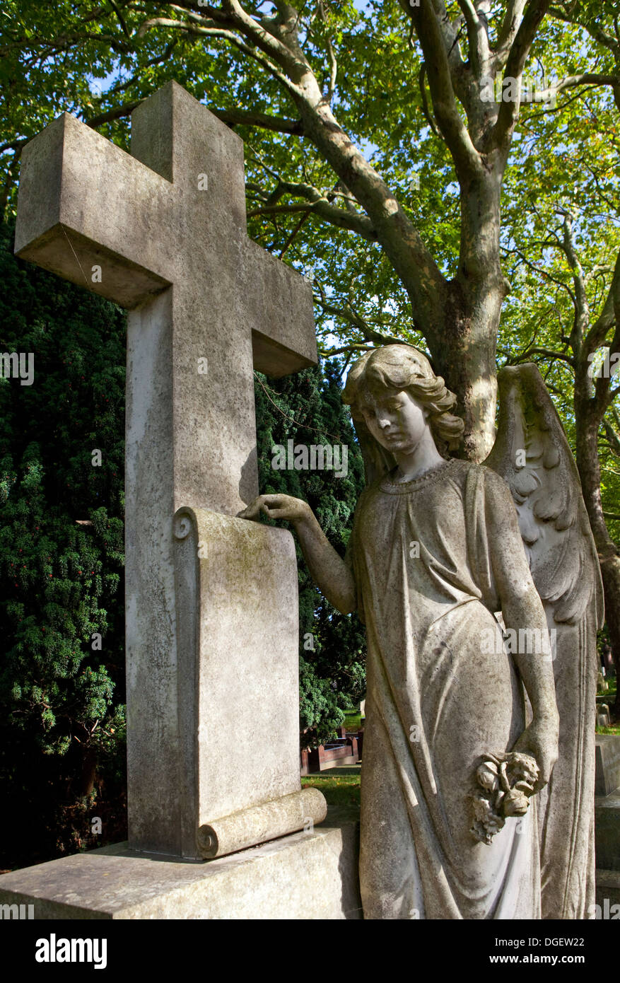 Graveyard angel hi-res stock photography and images - Alamy