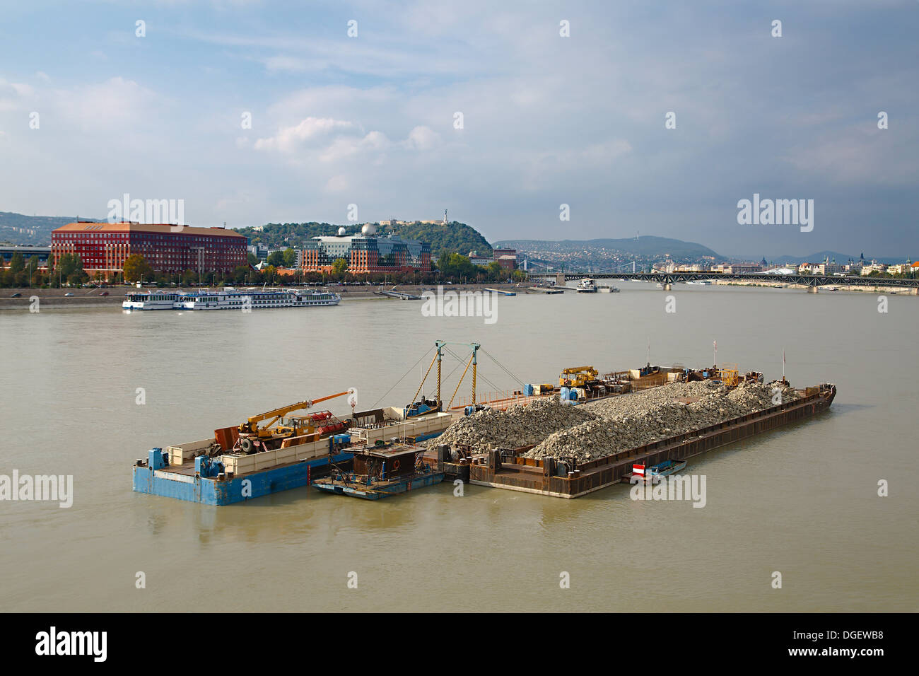 Parked barges hi-res stock photography and images - Alamy