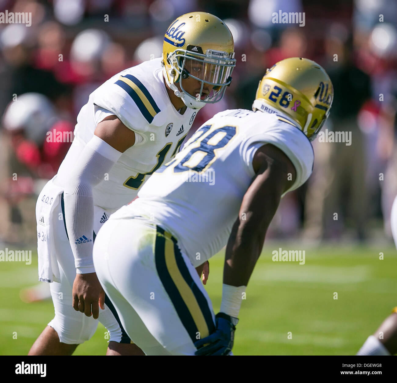 Palo Alto, CA, . 19th Oct, 2013. UCLA Bruins quarterback Brett Hundley ...