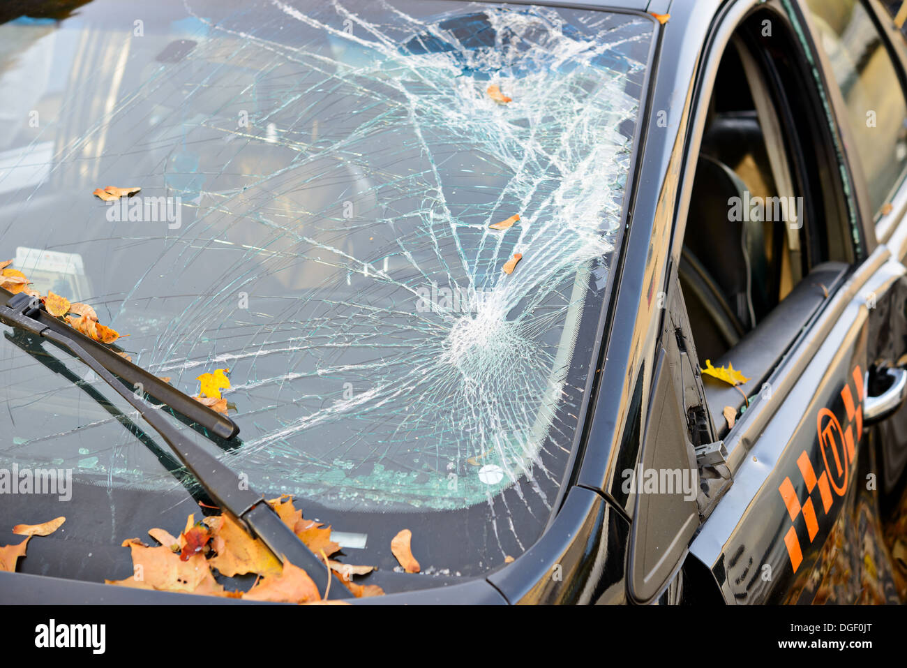 Broken windscreen hi-res stock photography and images - Alamy