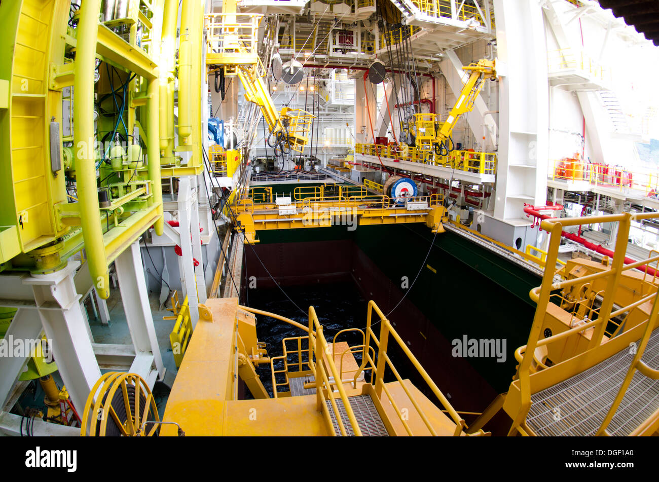 moon pool inside ultra deep water offshore drilling ship Ocean rig ...