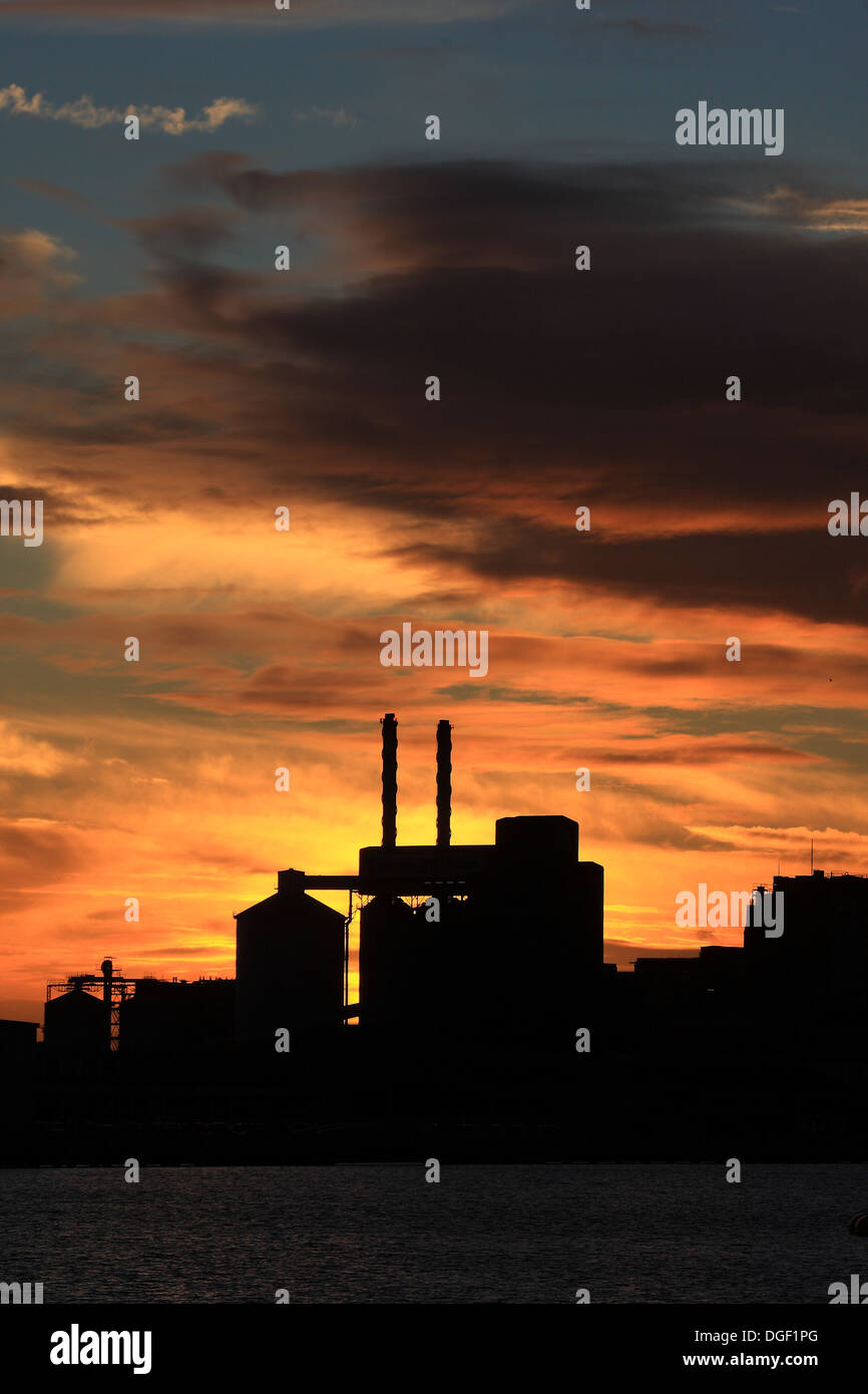 Newham silhouette hi-res stock photography and images - Alamy