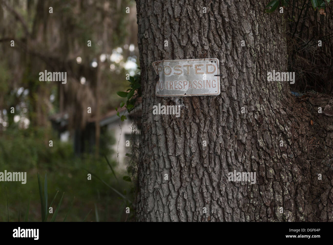 Worn no sign hi-res stock photography and images - Alamy