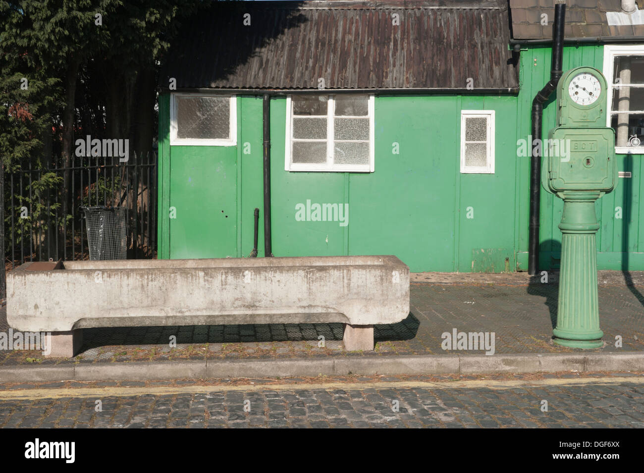 Scenes from the approach to Kidderminster railway station Stock Photo ...
