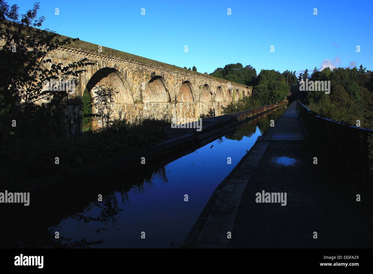 Chirk railway viaduct hi-res stock photography and images - Alamy