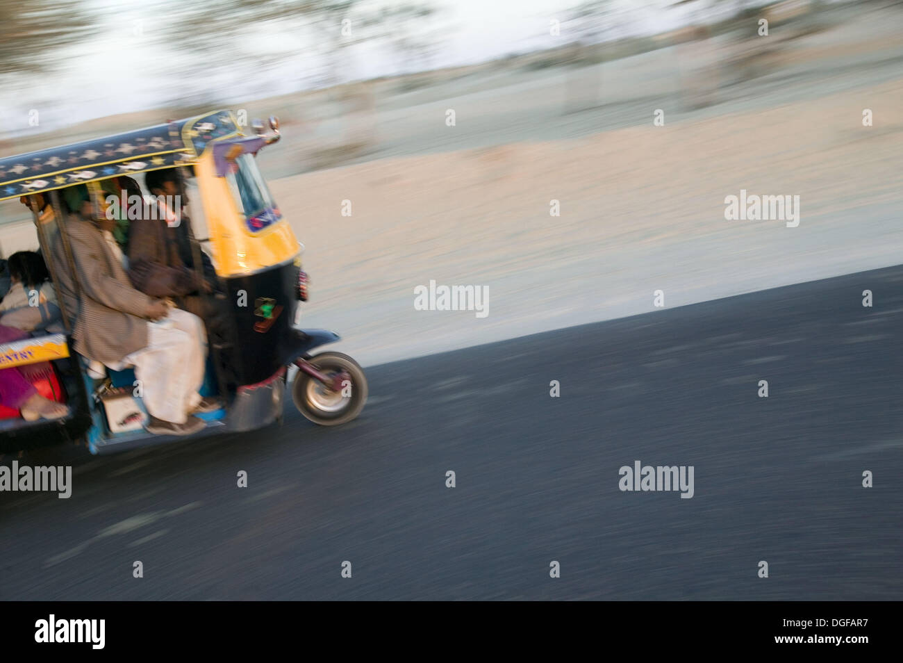 Speeding rickshaw india hi-res stock photography and images - Alamy