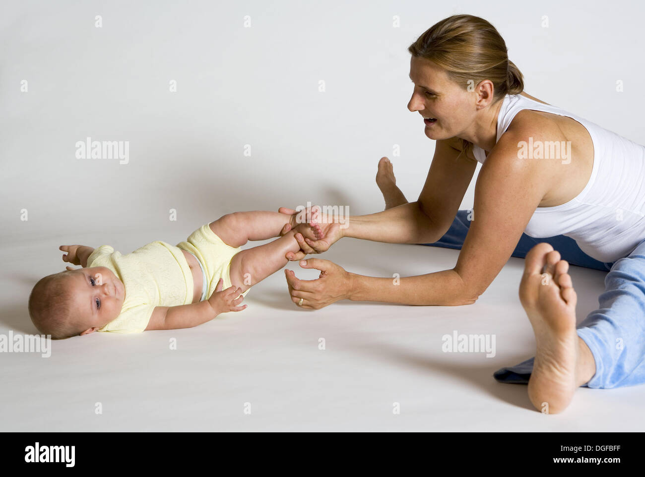 Tickle foot baby hi-res stock photography and images - Alamy
