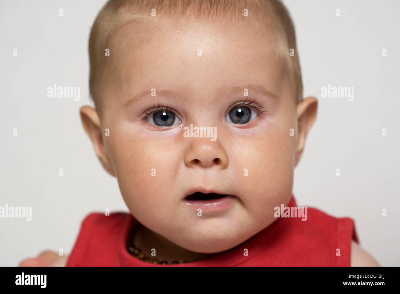 Child eyes glare hi-res stock photography and images - Alamy