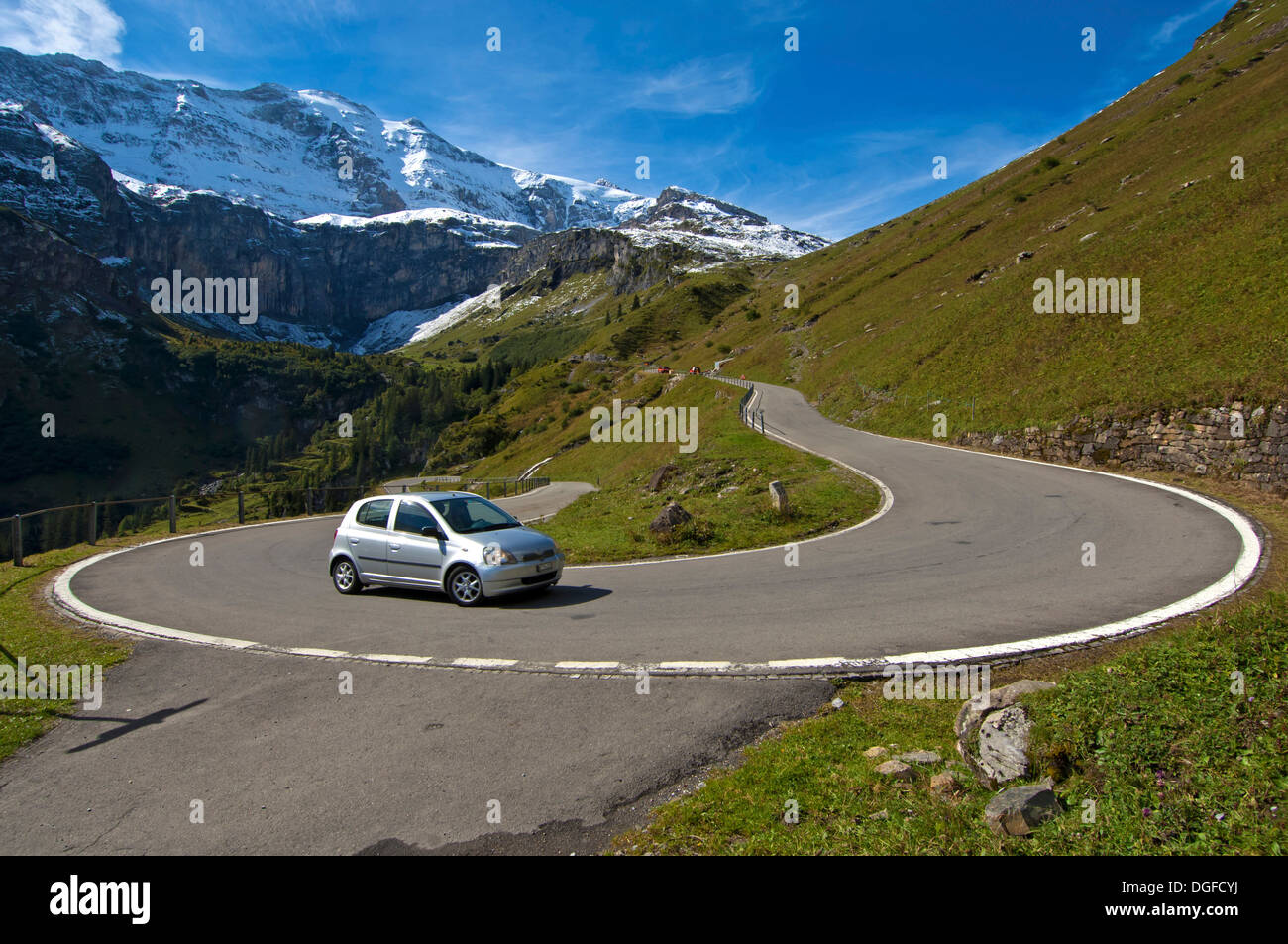 Car driving in hairpin bend hi-res stock photography and images - Alamy