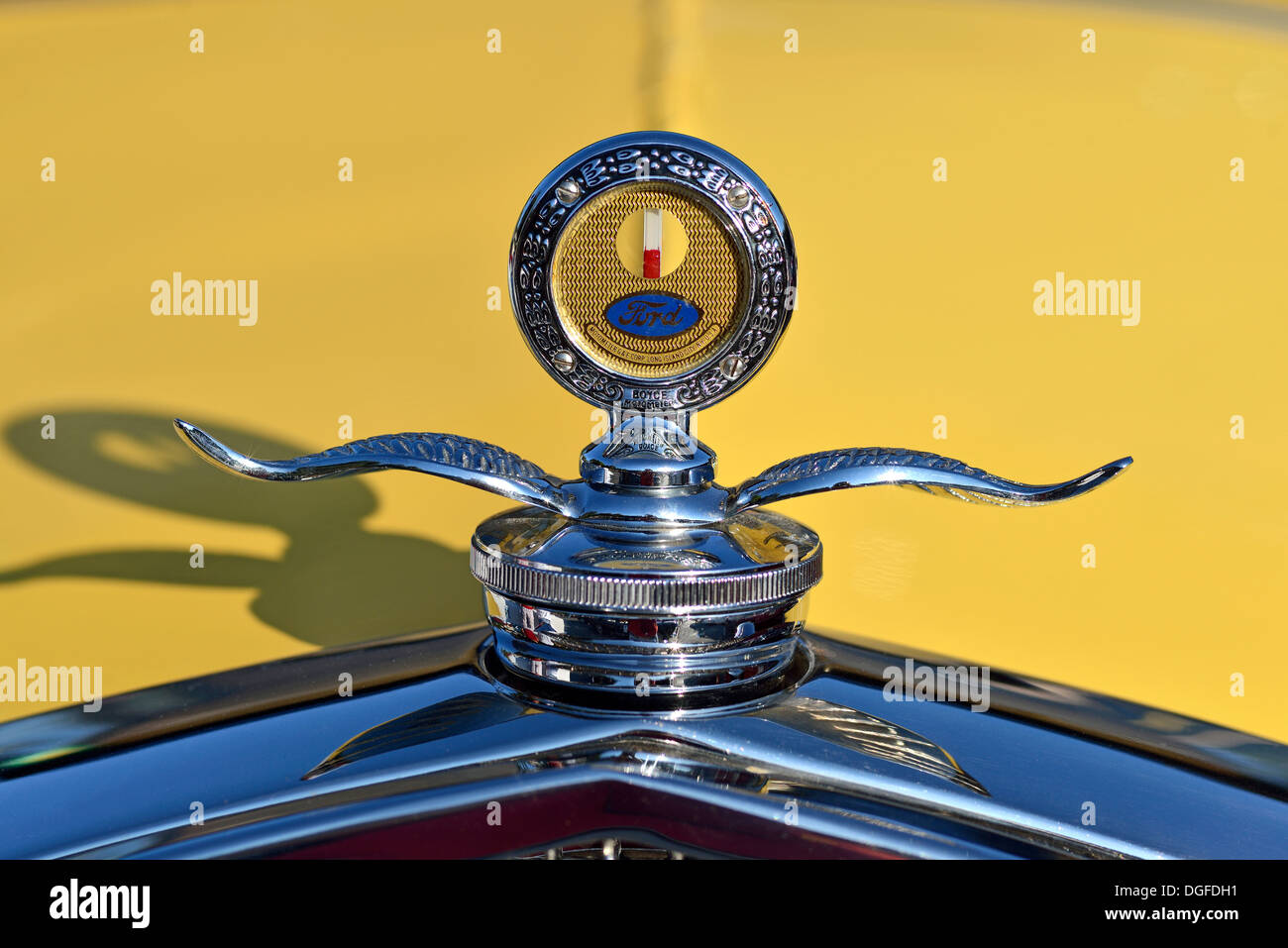 Classic Ford Bonnet Mascot Stock Photos & Classic Ford Bonnet Mascot ...