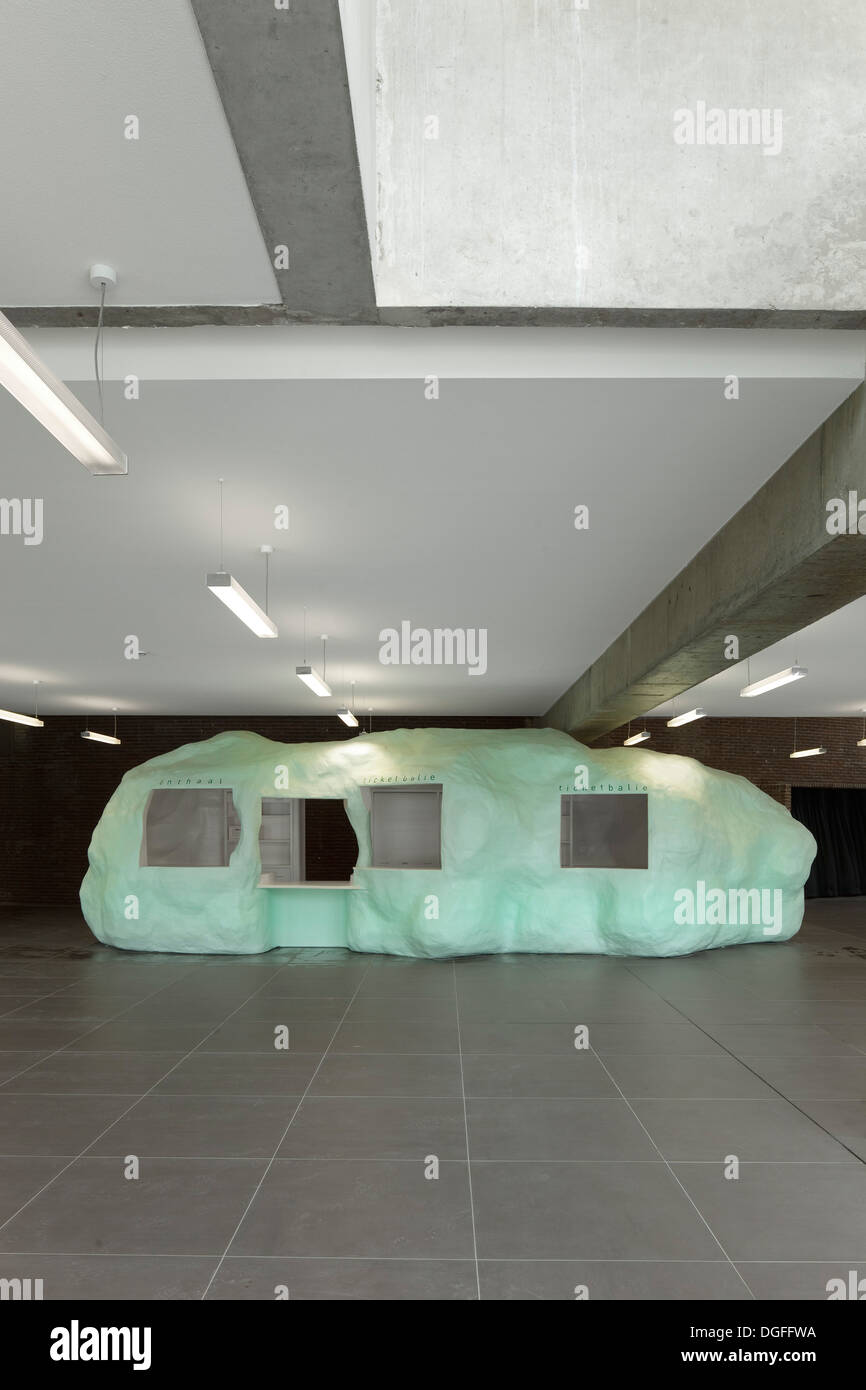 Pale centre hi-res stock photography and images - Alamy