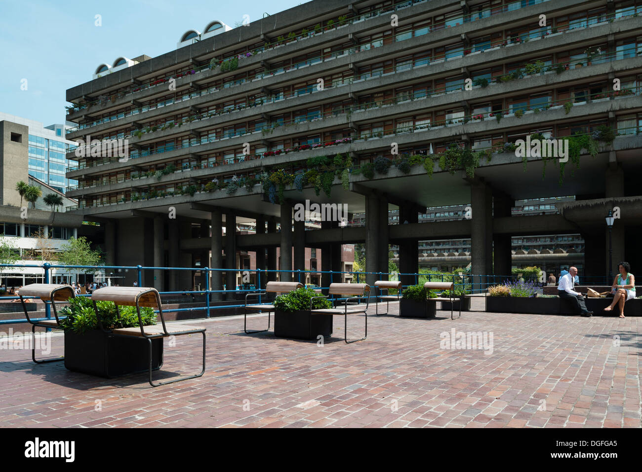 Barbican highwalks hi-res stock photography and images - Alamy