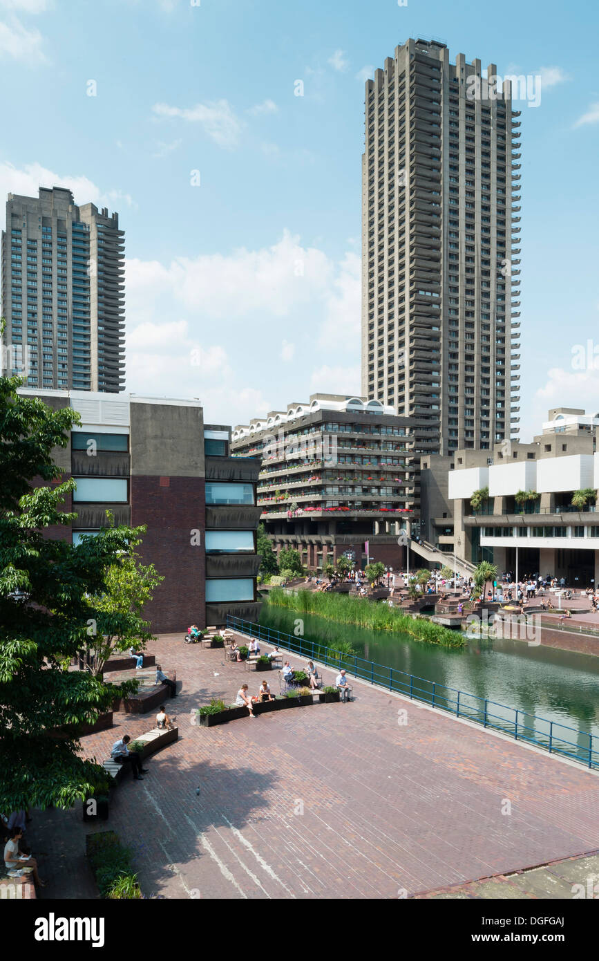 Barbican highwalks hi-res stock photography and images - Alamy