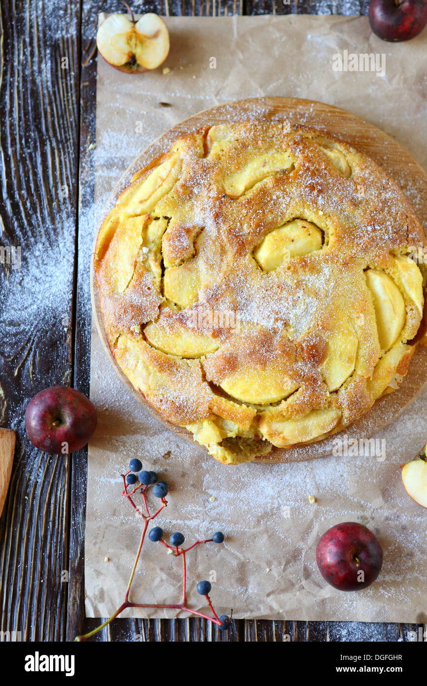 Round cake top view hi-res stock photography and images - Alamy