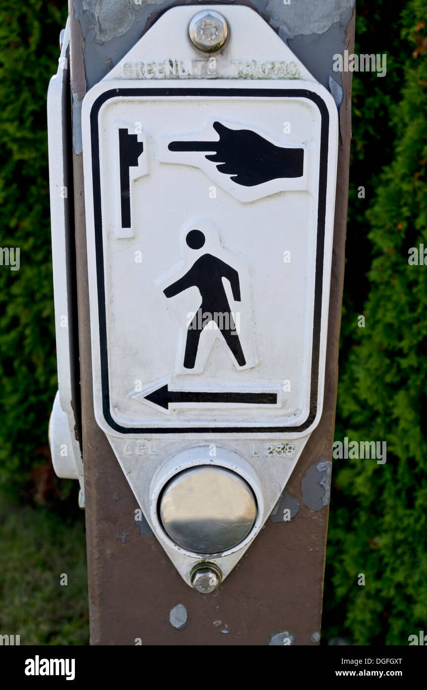 Pedestrian button hi-res stock photography and images - Alamy