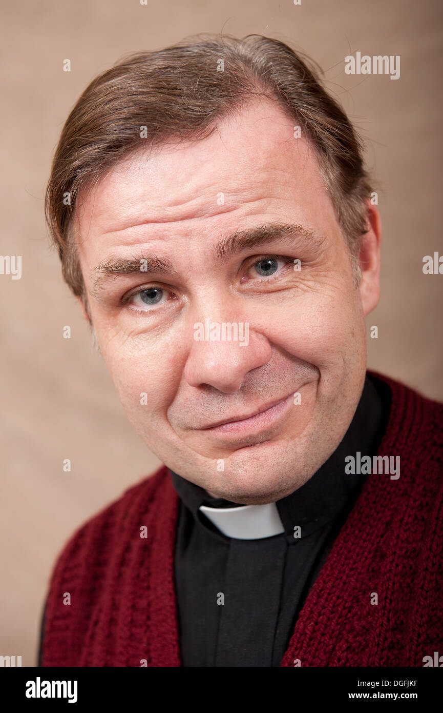 Clergy clergyman priest hi-res stock photography and images - Alamy