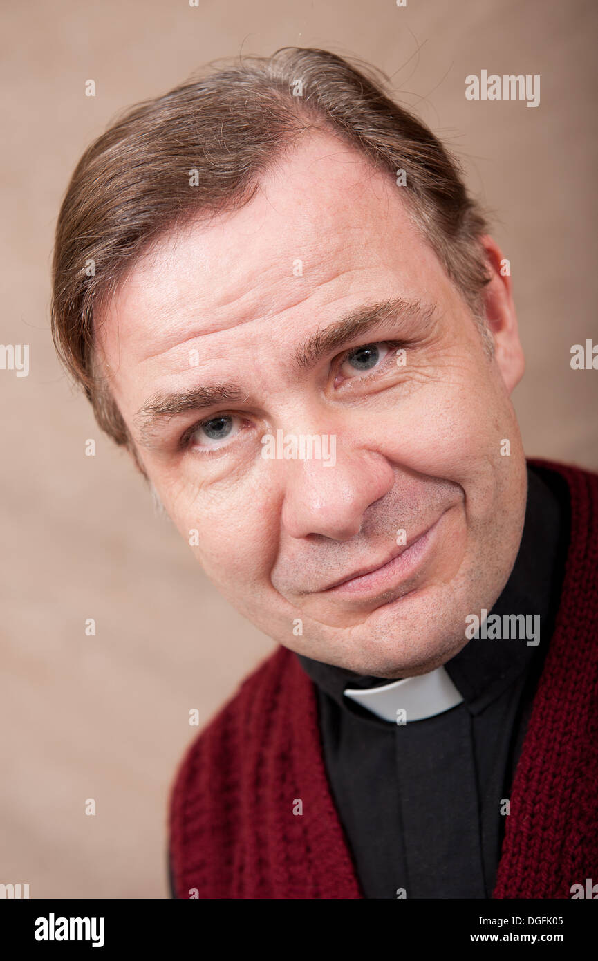 Clergy clergyman priest hi-res stock photography and images - Alamy