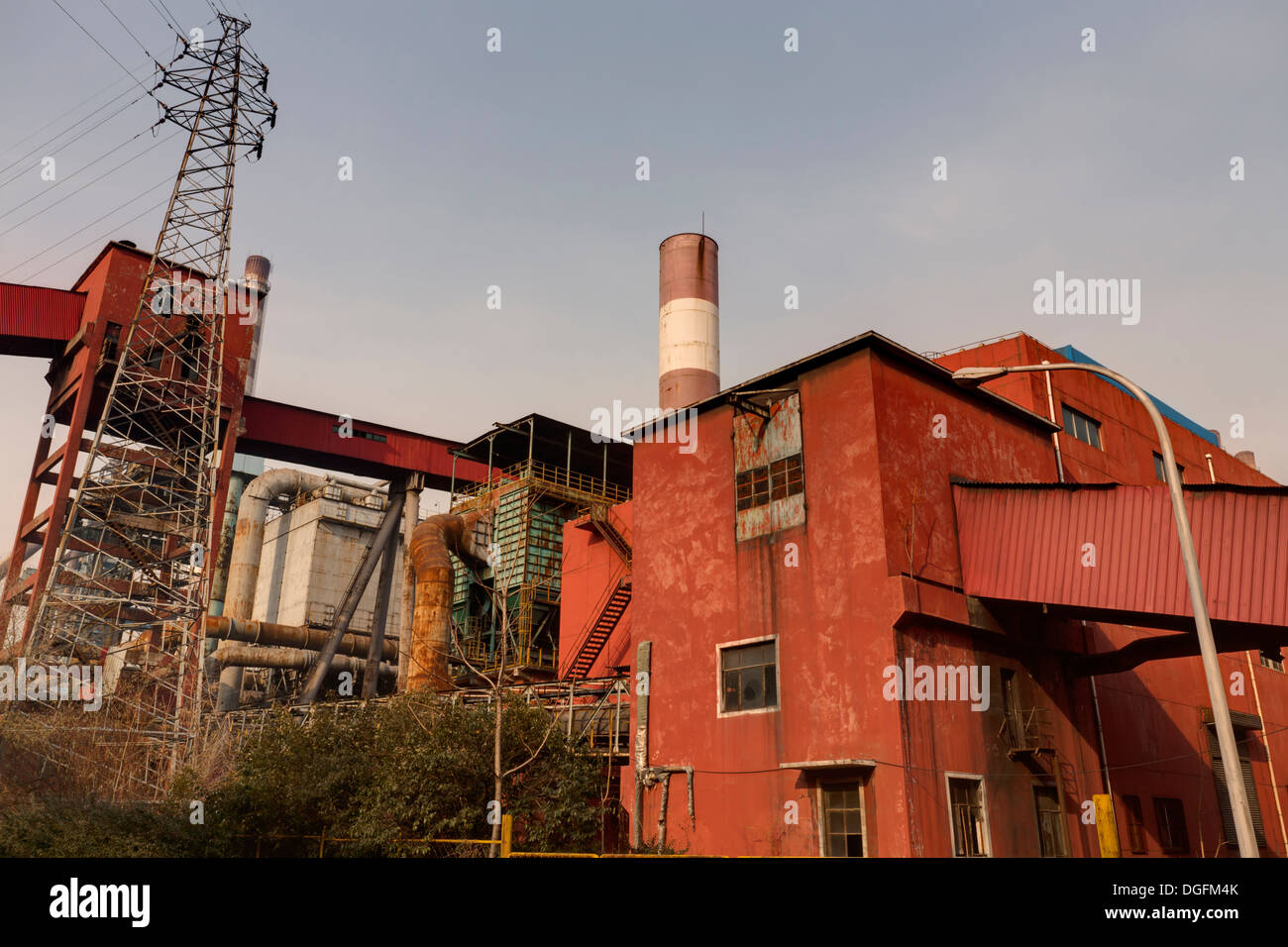 Old factory building Stock Photo - Alamy