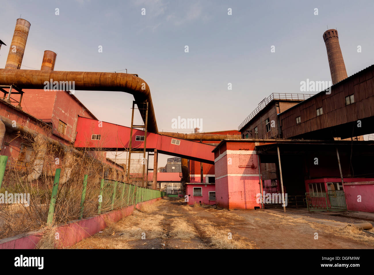 Old factory building Stock Photo - Alamy