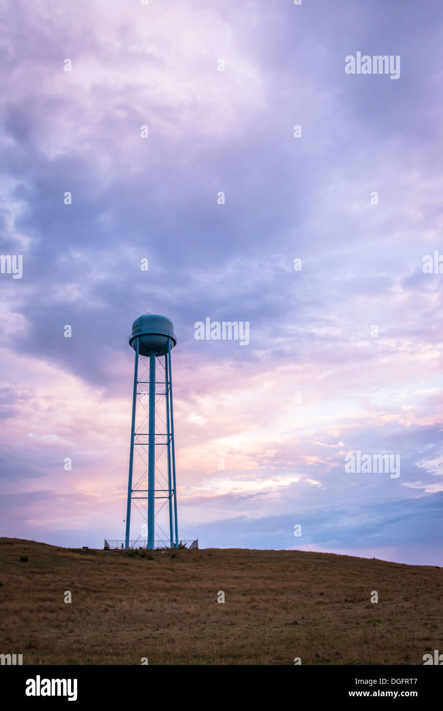 Antique farm water tower hi-res stock photography and images - Alamy