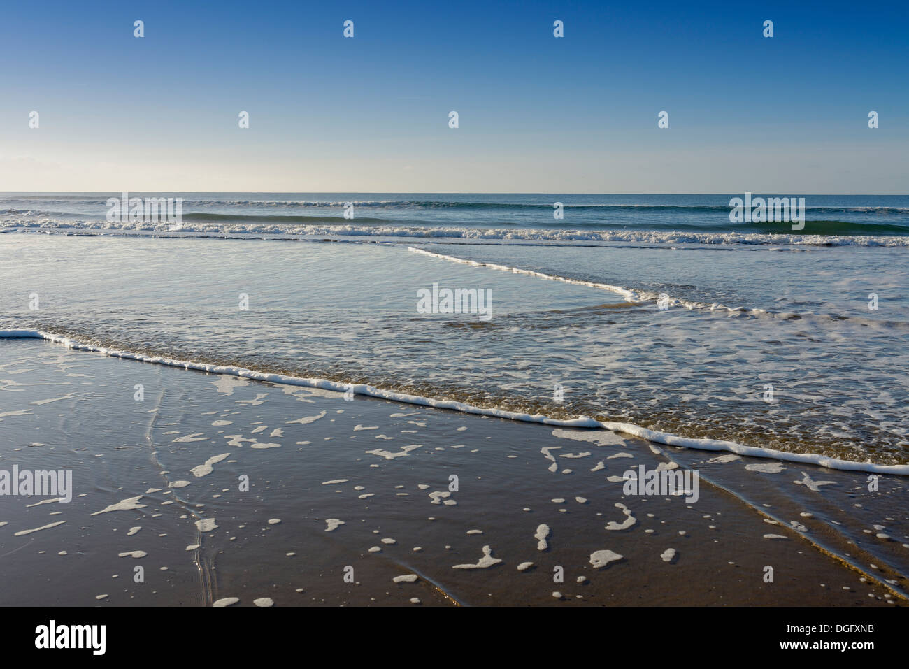 Wave patterns in sand hi-res stock photography and images - Alamy