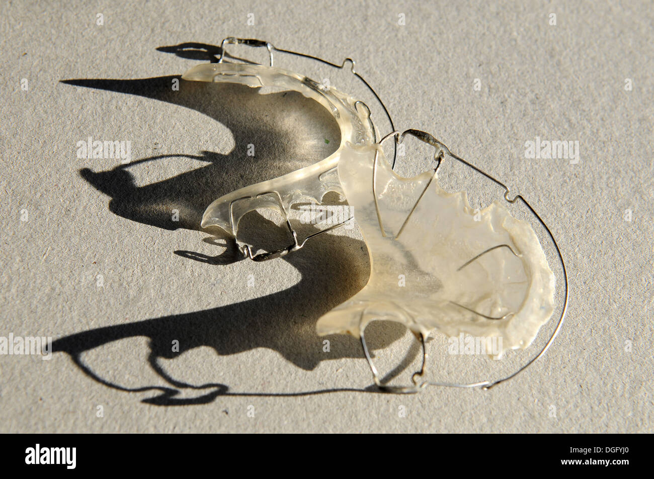 Retainers hi-res stock photography and images - Alamy