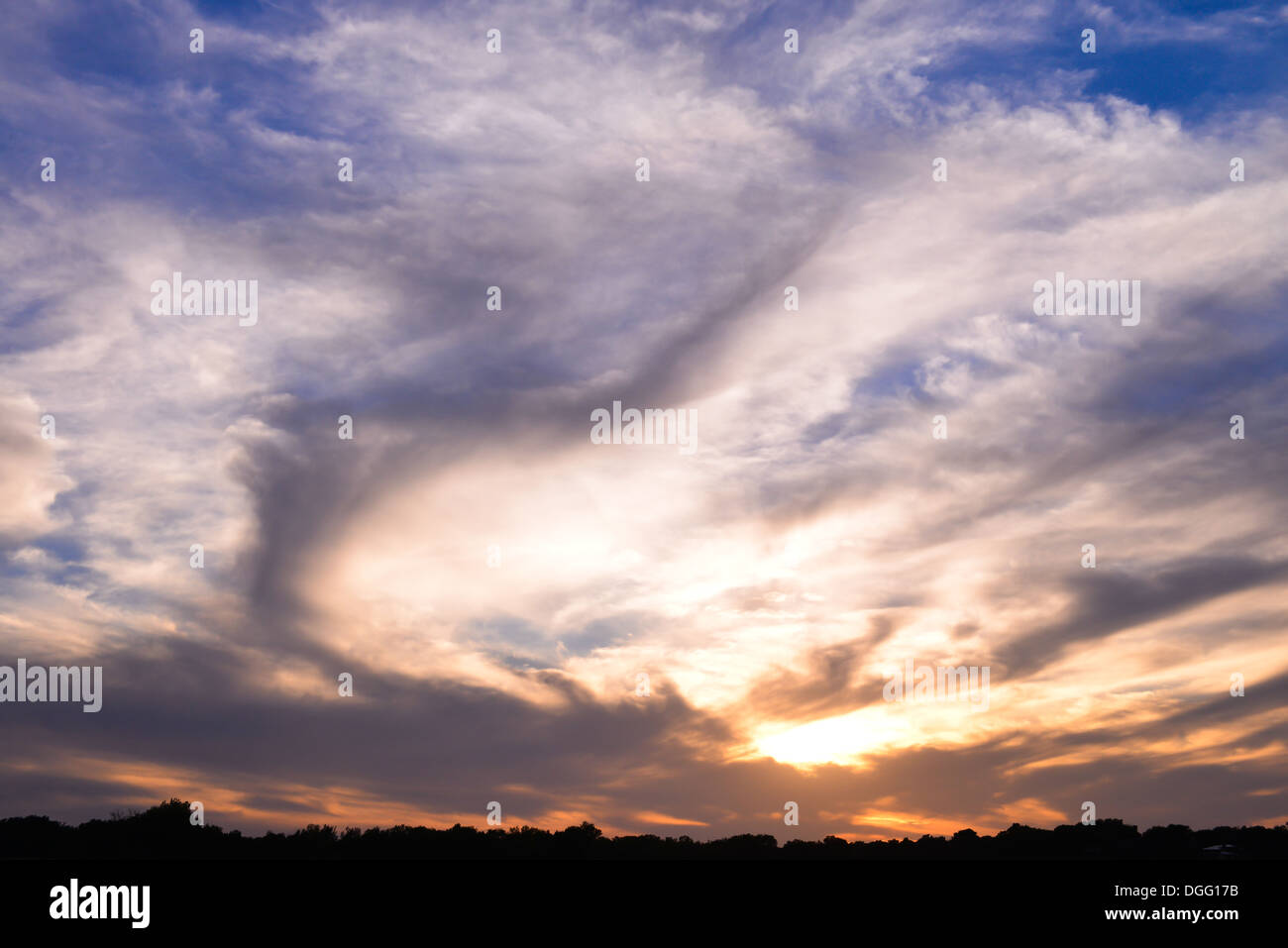 Deep blue sky sunset orange sun hi-res stock photography and images - Alamy