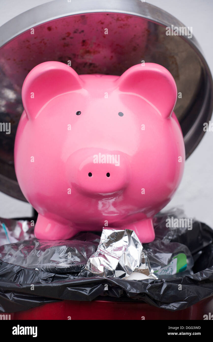 Dust bin hi-res stock photography and images - Alamy