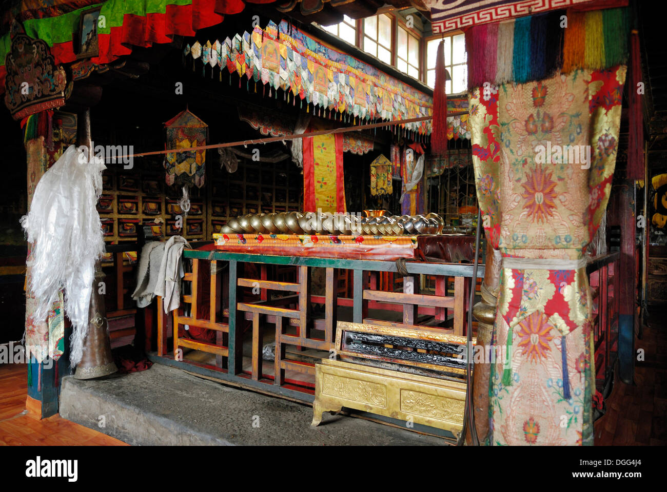 Yumbulagang Fortress, first and oldest fortress of Tibet, Yarlung ...