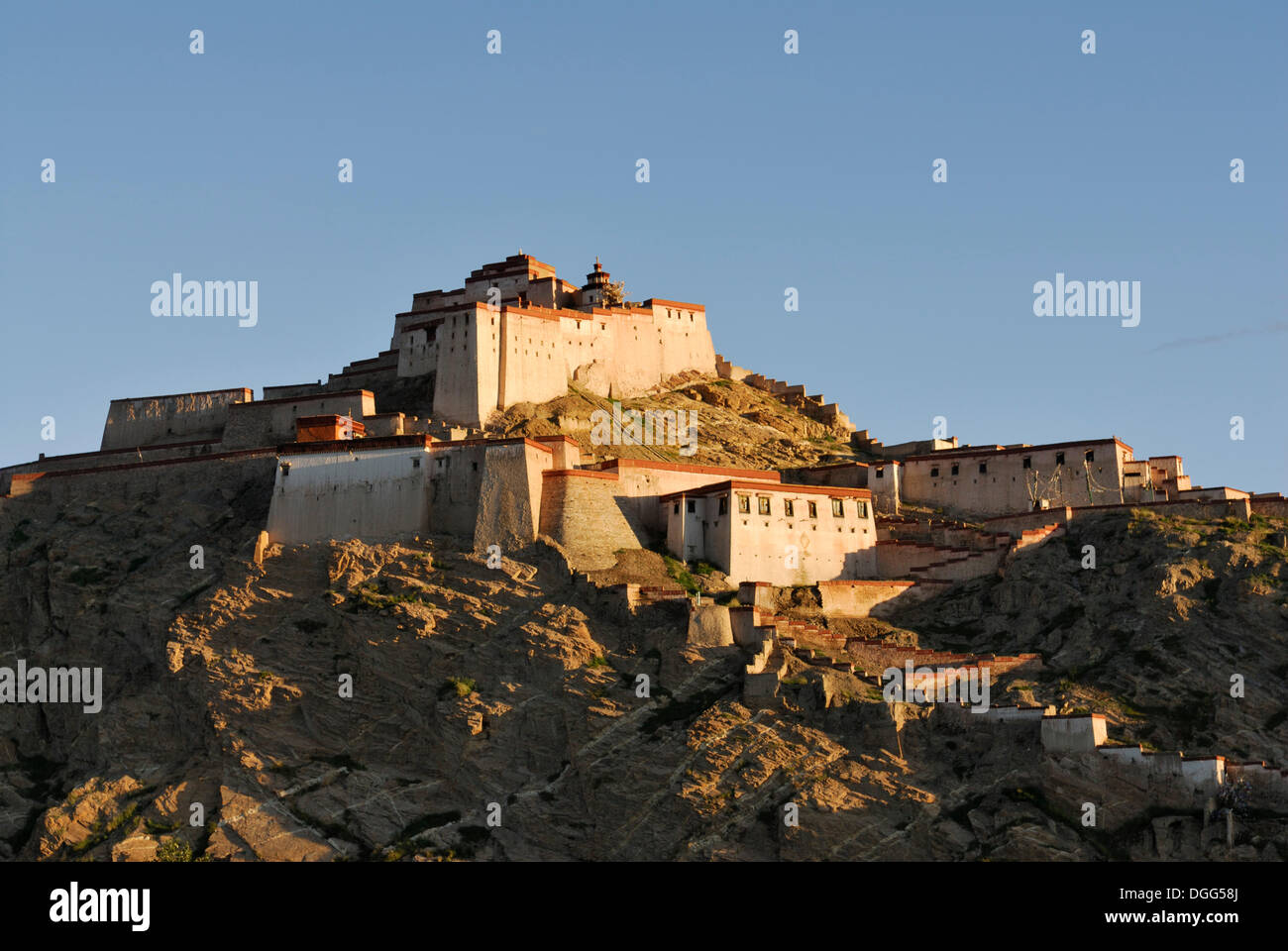 Gyantse castles hi-res stock photography and images - Alamy