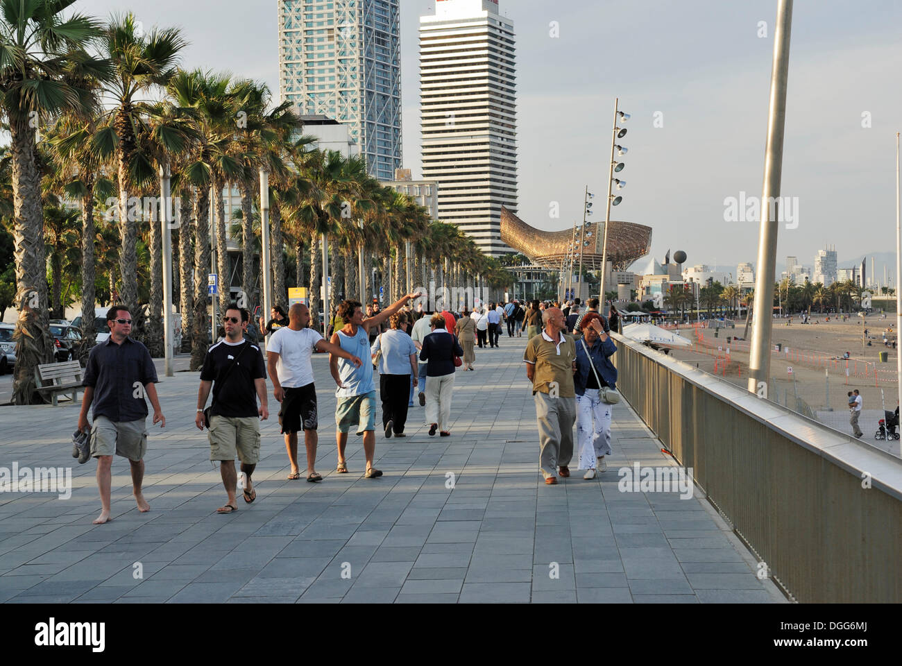Promenade, El Peix de Or, Golden Fish, designed by Frank O. Gehry, Port ...