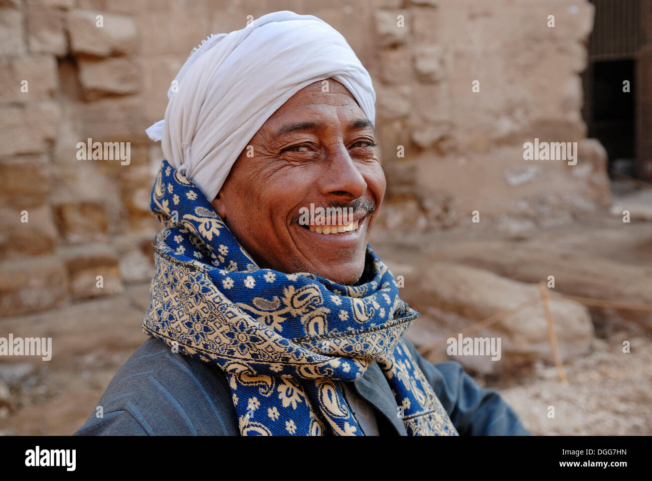 The head of an african man wearing a turban hi-res stock photography ...