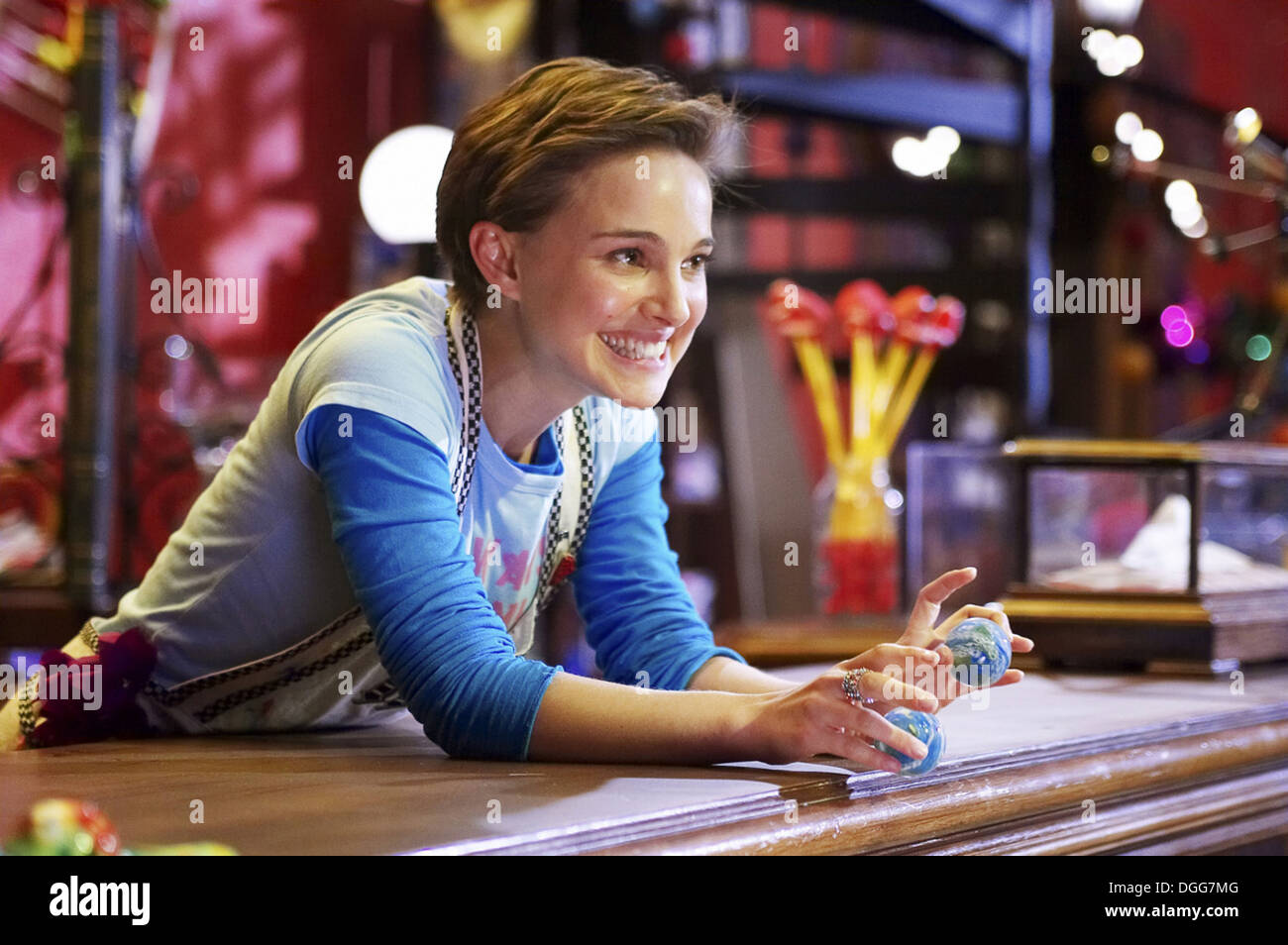 MR MAGORIUM'S WONDER EMPORIUM 2007) NATALIE PORTMAN ZACH HELM DIR ...