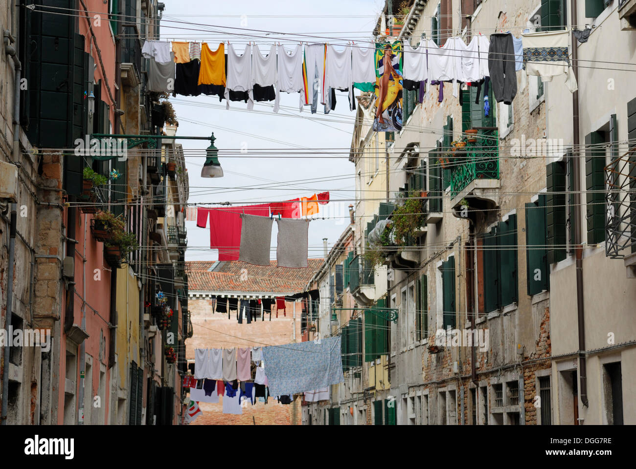 Clothesline clotheslines venice italy hi-res stock photography and ...