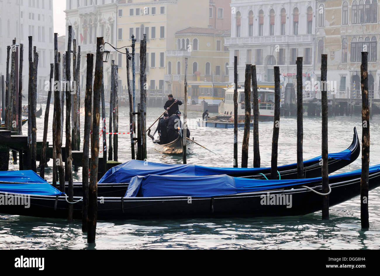 Venezia traghetto hi-res stock photography and images - Alamy