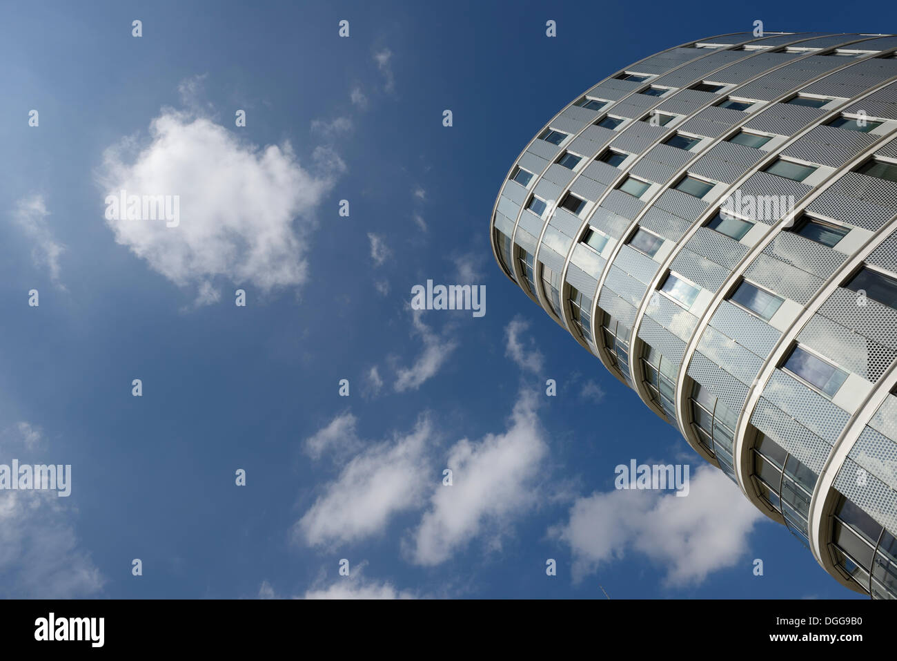 Oval tower residential building hafencity hi-res stock photography and ...