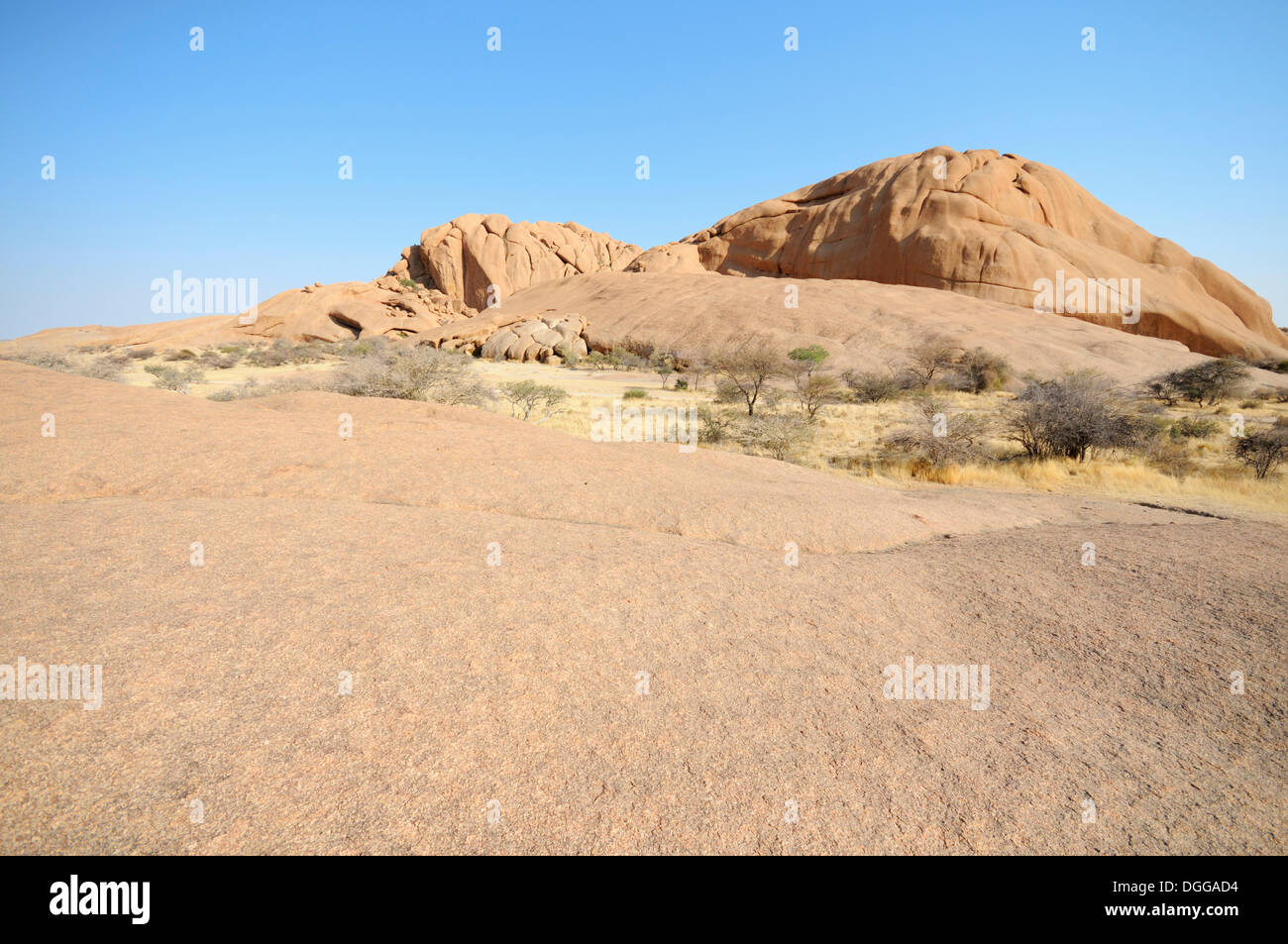 Savannah landscape with granite rocks and Spitzkoppe Mountain ...