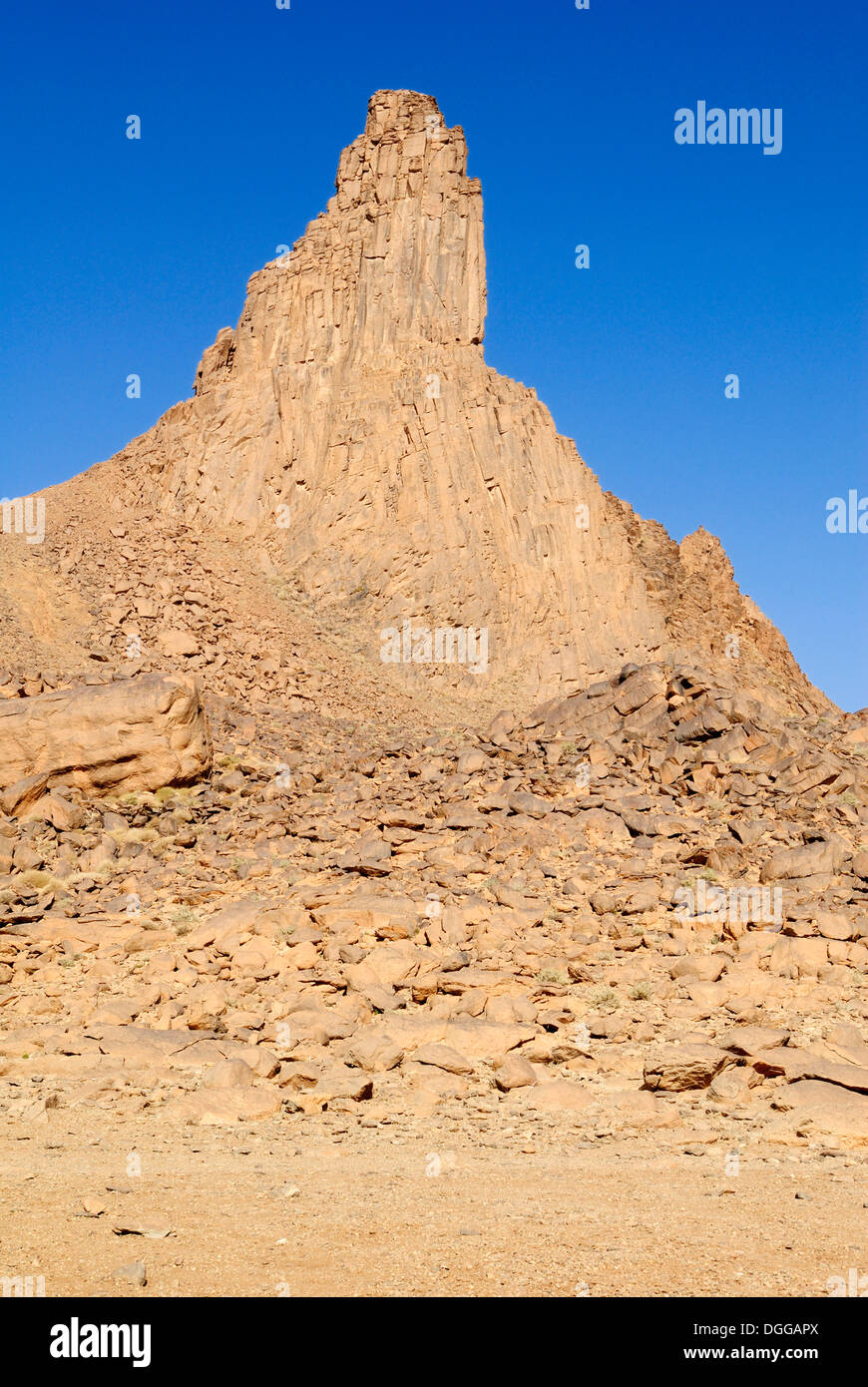 Volcanic rock formation hi-res stock photography and images - Alamy