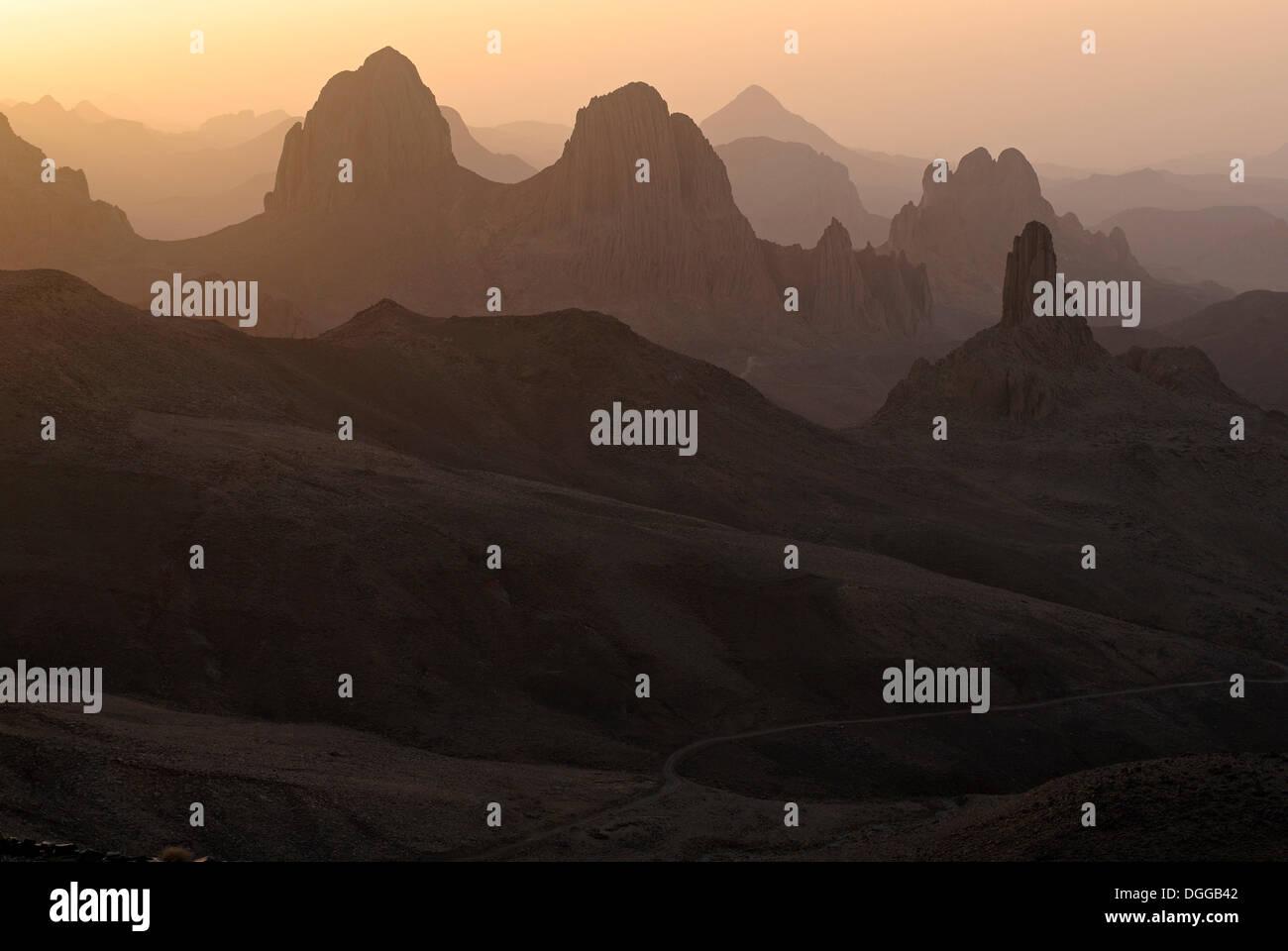 Assekrem volcanic landscape ahaggar mountains hi-res stock photography ...