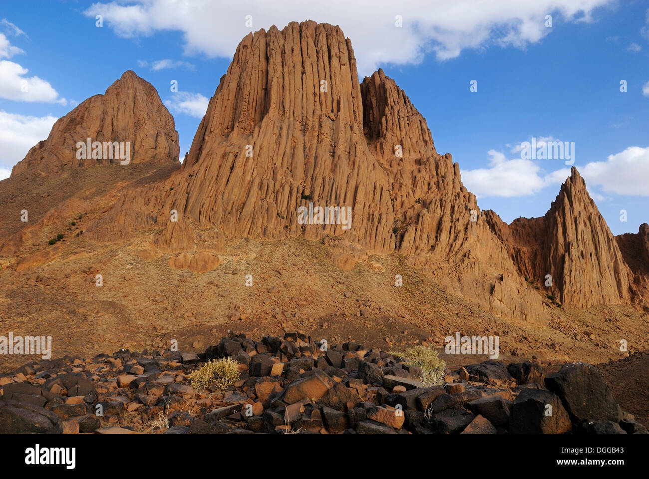 Ahaggar mountains hi-res stock photography and images - Alamy