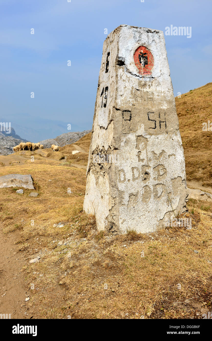 Border marker hi-res stock photography and images - Alamy