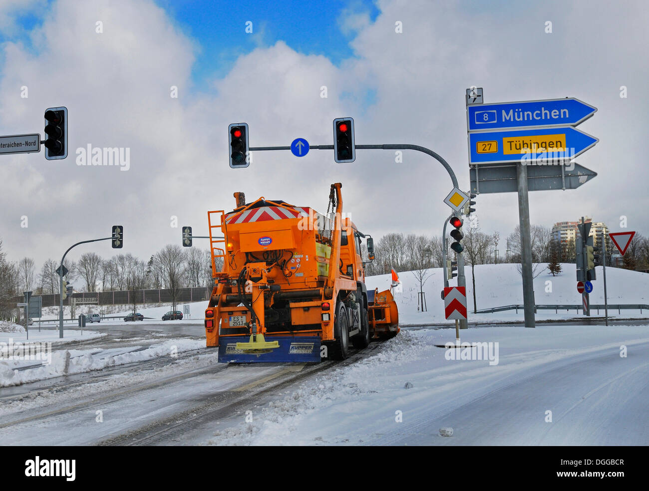 Winter service vehicles hi-res stock photography and images - Alamy