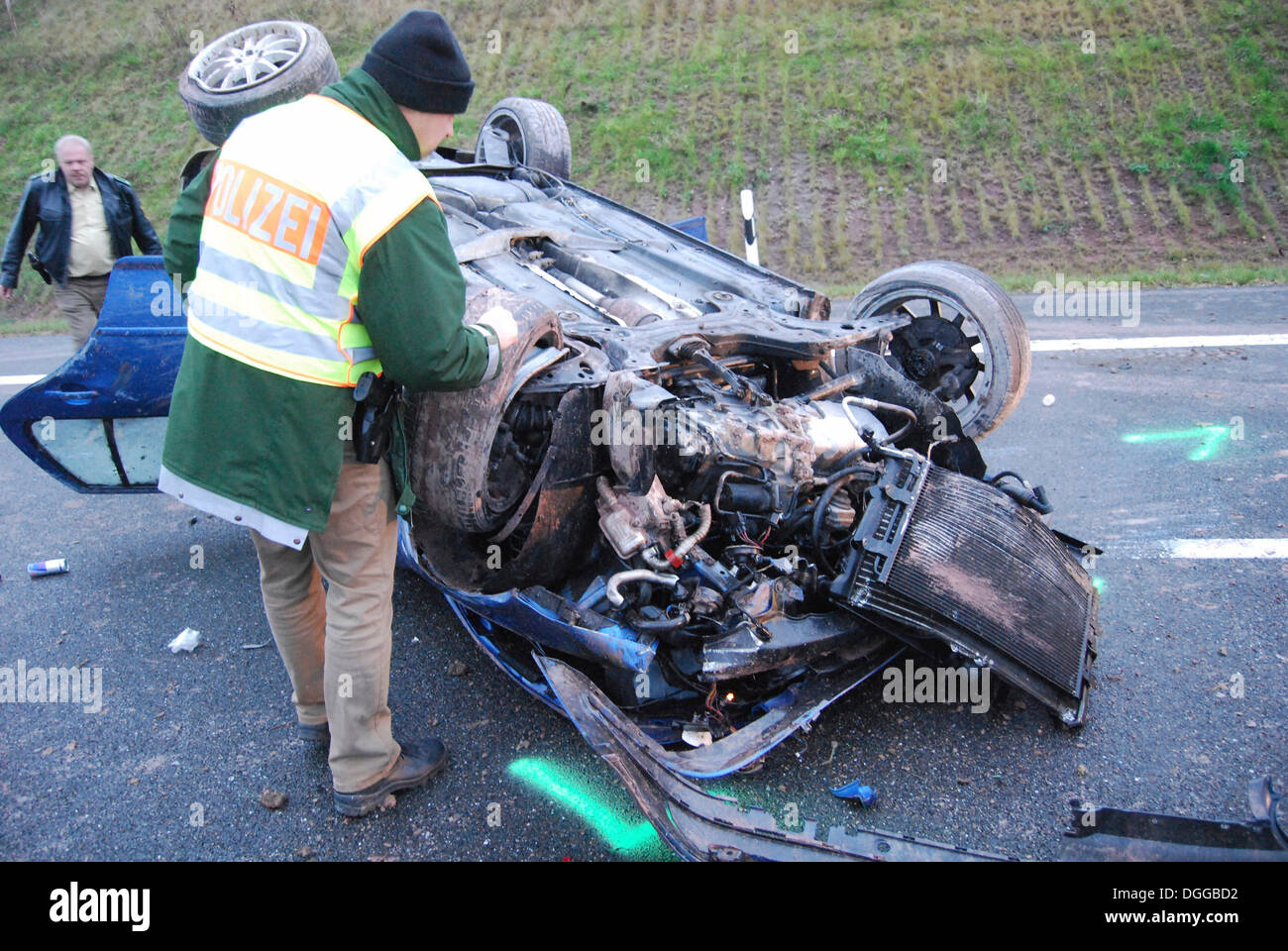 Severe accident on the B14 road, the tires of the car were almost blank ...